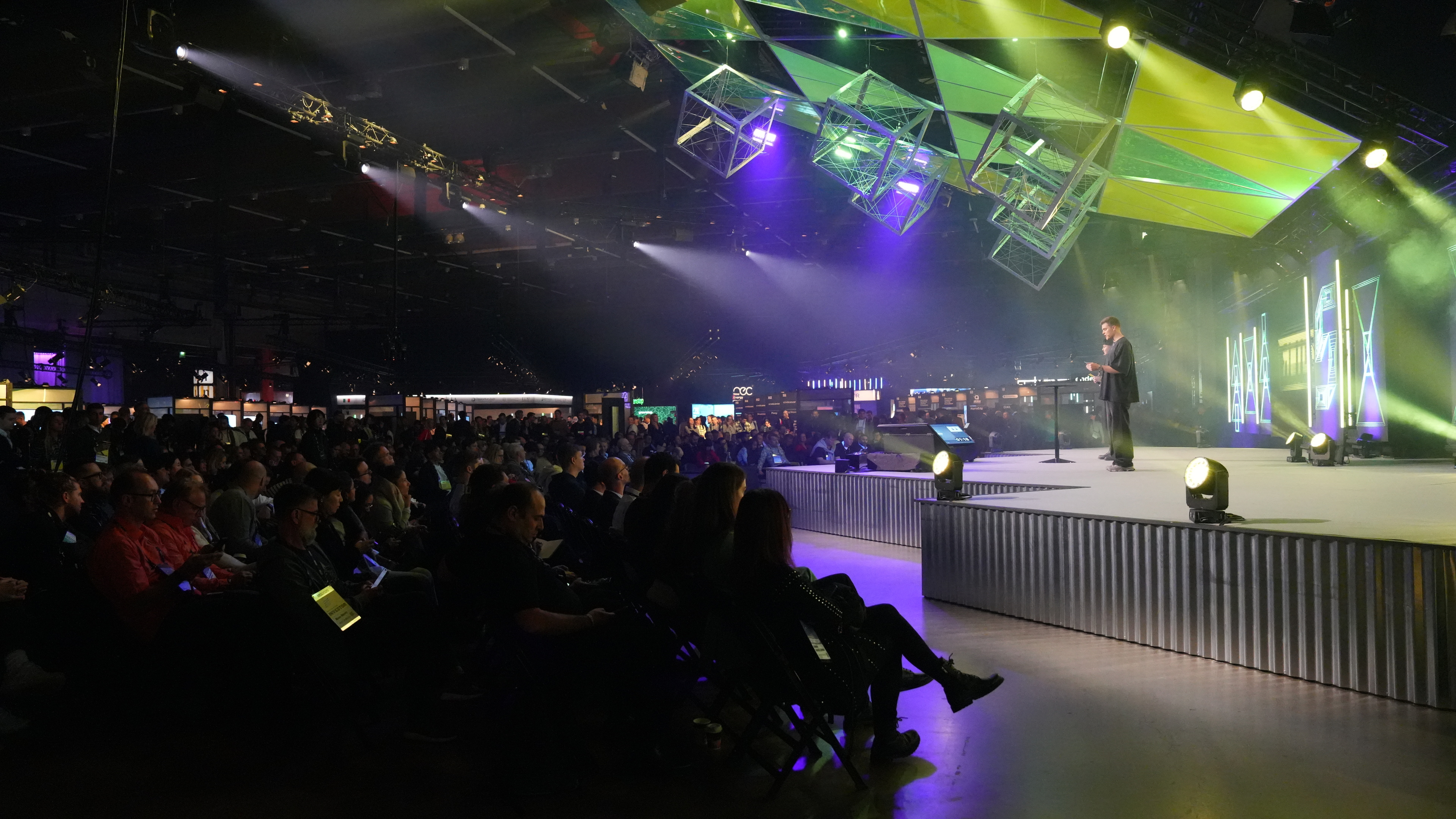 Slush 2025 / Day 1, Slush 2025 / Stage Program / Startup Stage